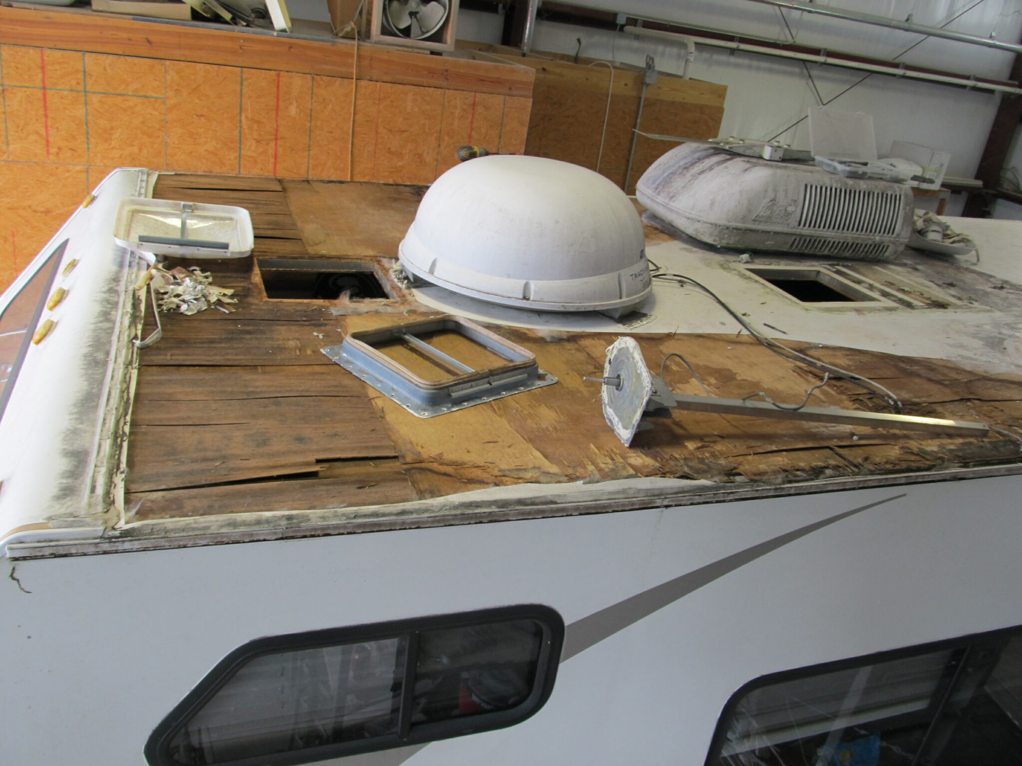 When to Replace Your RV Roof: Key Signs and Advice